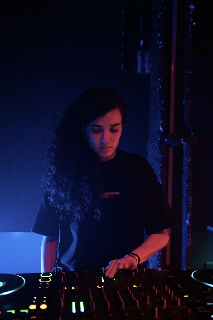 DJ DORA JEEN - Moog